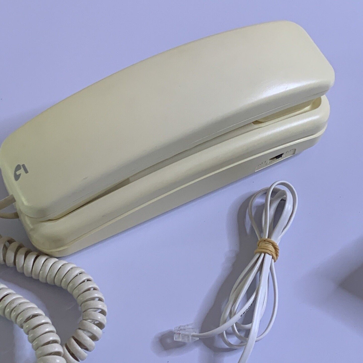 Telstra Slimline 15 Corded Telephone Vintage NBN Compatible – Retro Unit