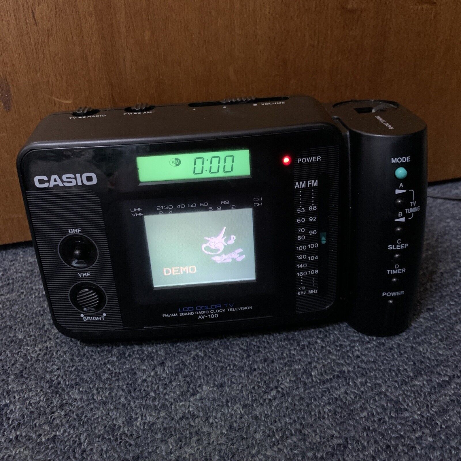 Vintage Casio Clock TV AM FM Radio LCD Colour Television Analog AV-100 ...