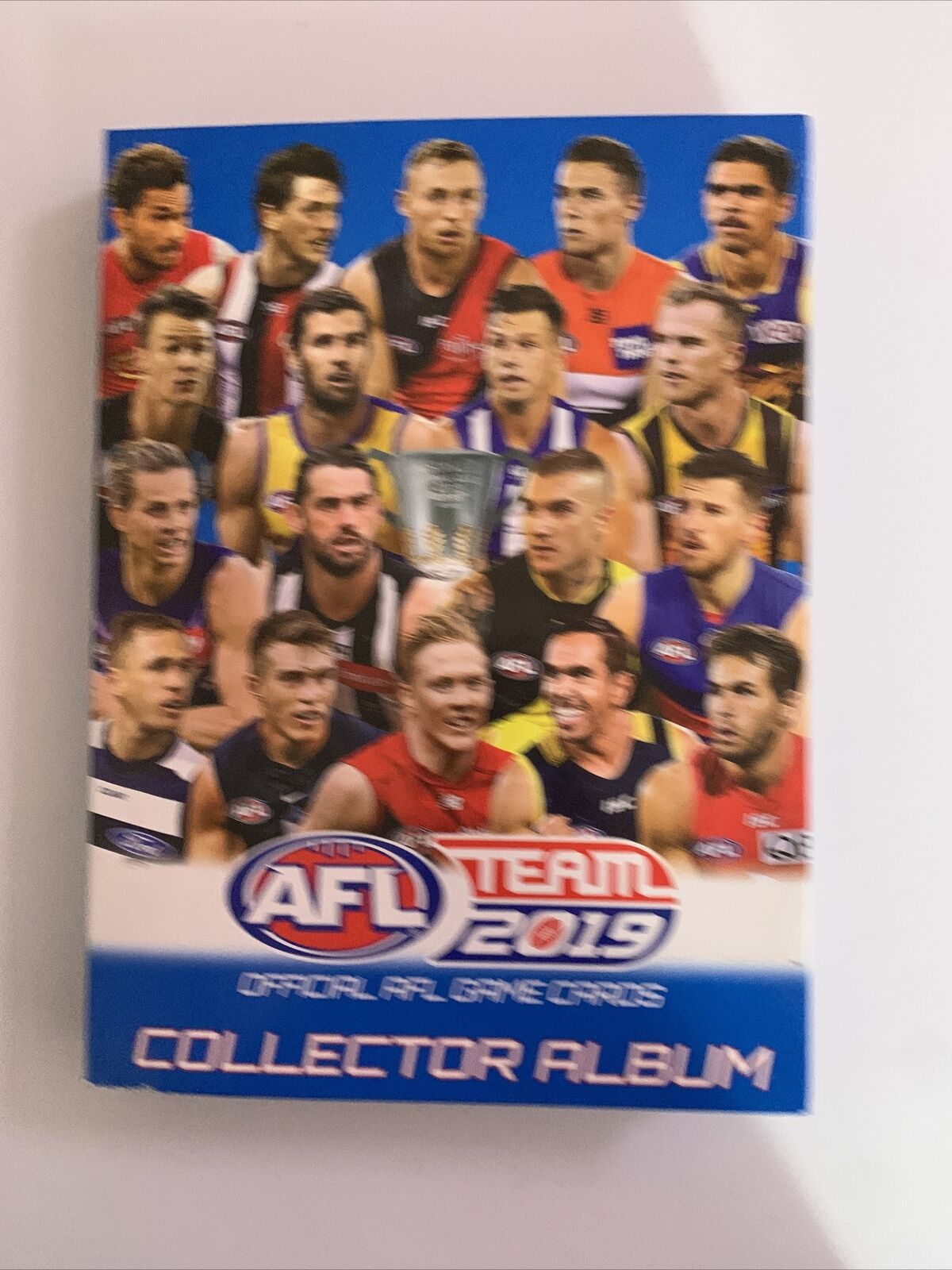 AFL Team 2019 Official AFL Game Cards Collectors Album – Retro Unit