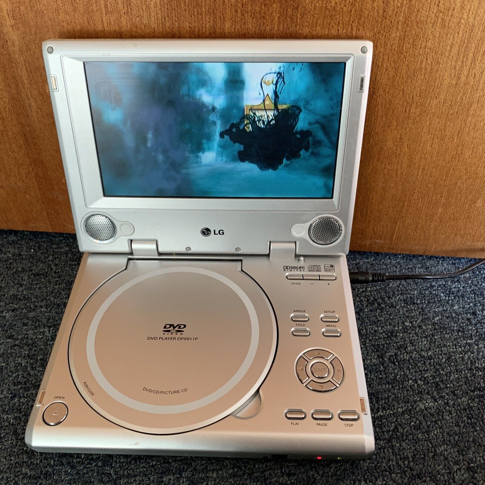 LG Portable 7" DVD Player DP9911P – Retro Unit