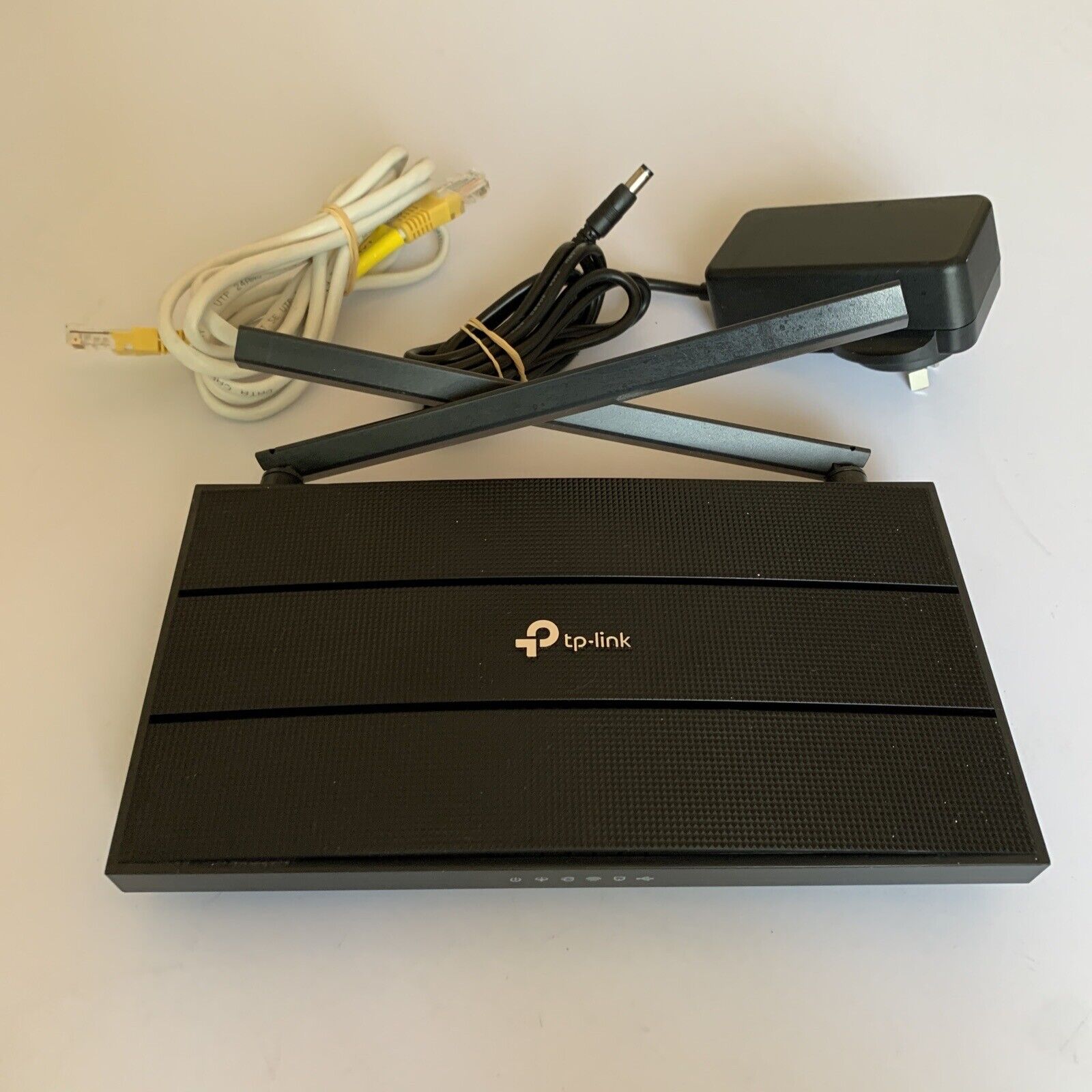 TP-Link VR400 AC1200 Wireless MU-MIMO Modem Wi-Fi Router – Retro Unit