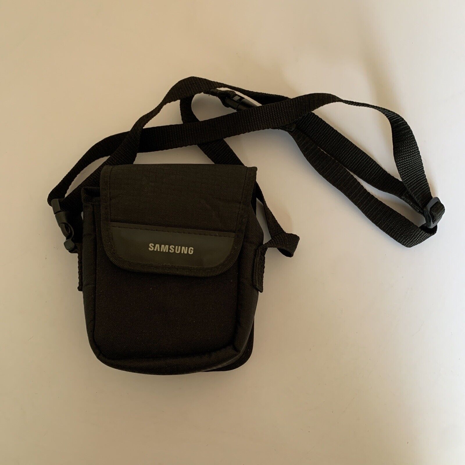 Genuine Samsung Compact Camera Case – Retro Unit