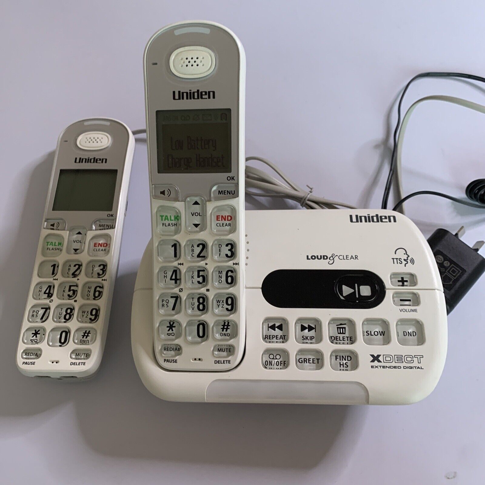Uniden Loud & Clear Visual and Hearing Impaired Cordless Phone SSE35+1 ...
