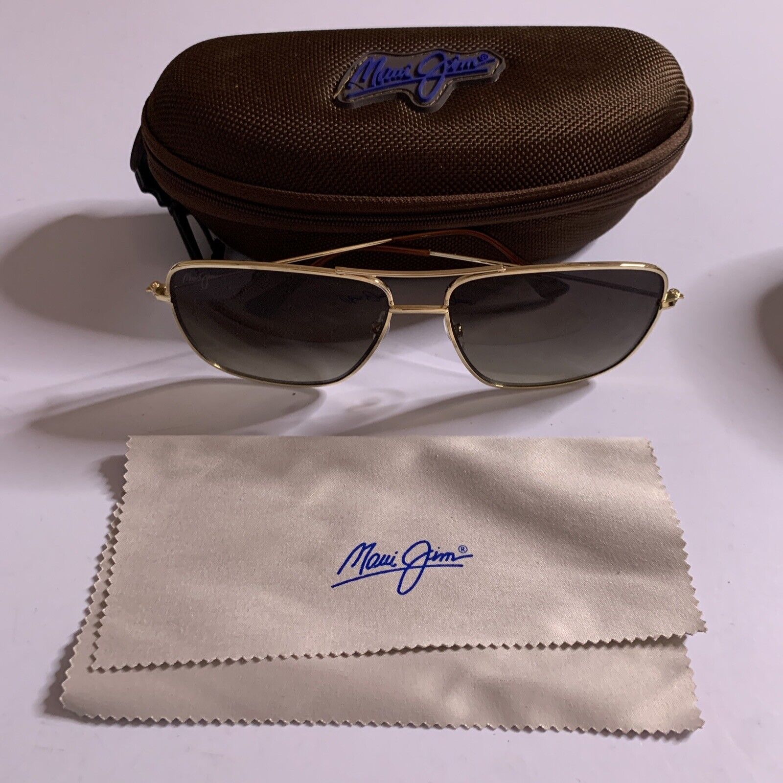 Maui Jim Sunglasses with Case – Retro Unit