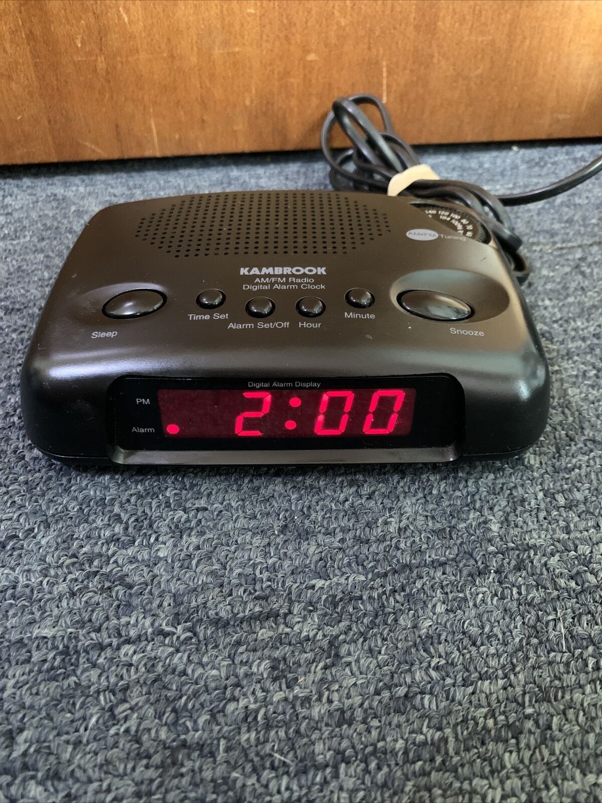 Kambrook KCR10 Alarm Snooze Clock AM/FM Radio – Retro Unit