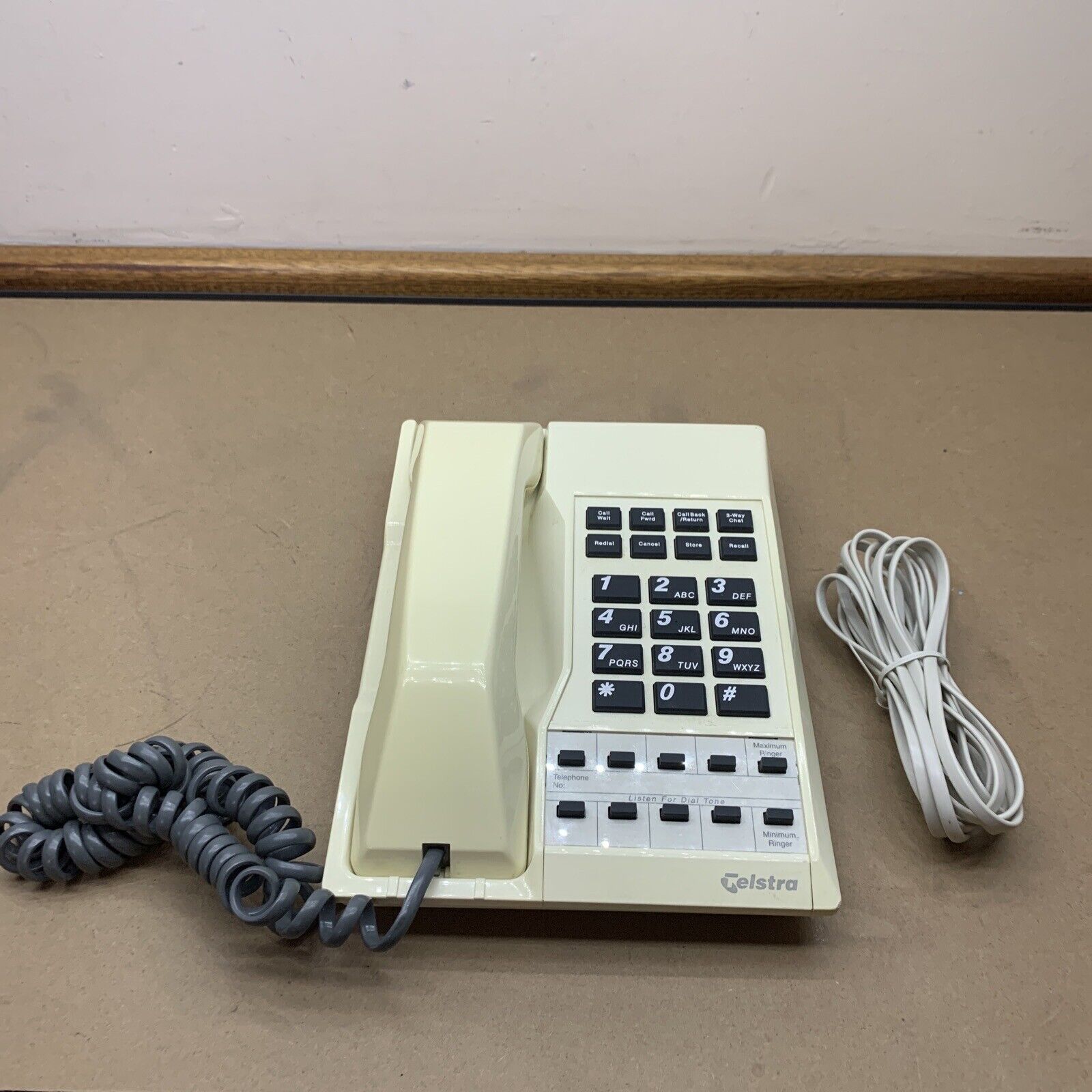 Telstra Touchphone 400C Digital Telephone in White TF400C NBN Ready ...