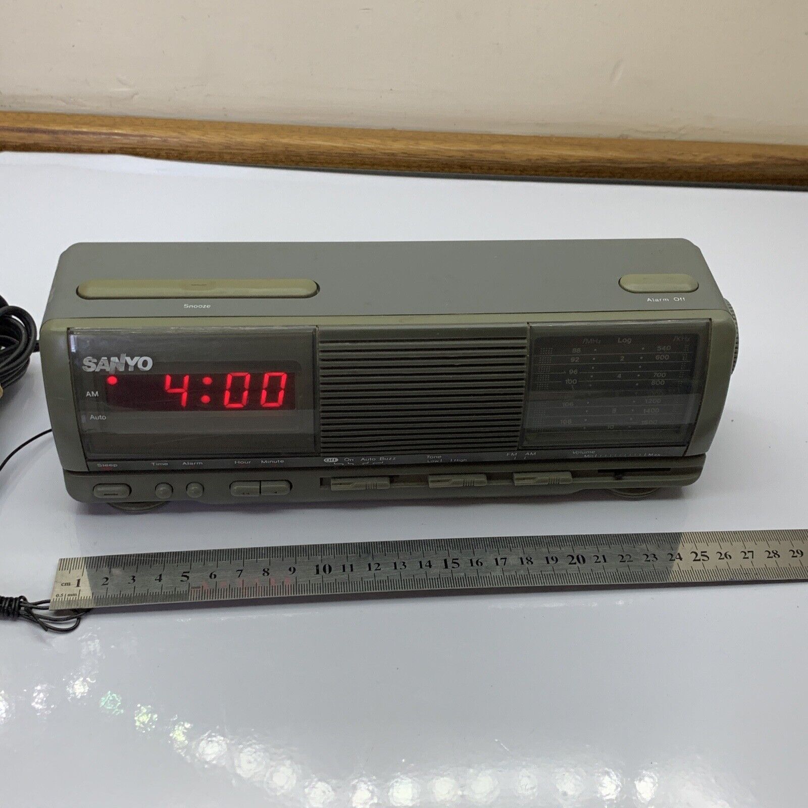 Sanyo Snooze Alarm Clock AM/FM Radio RM 6090 – Retro Unit
