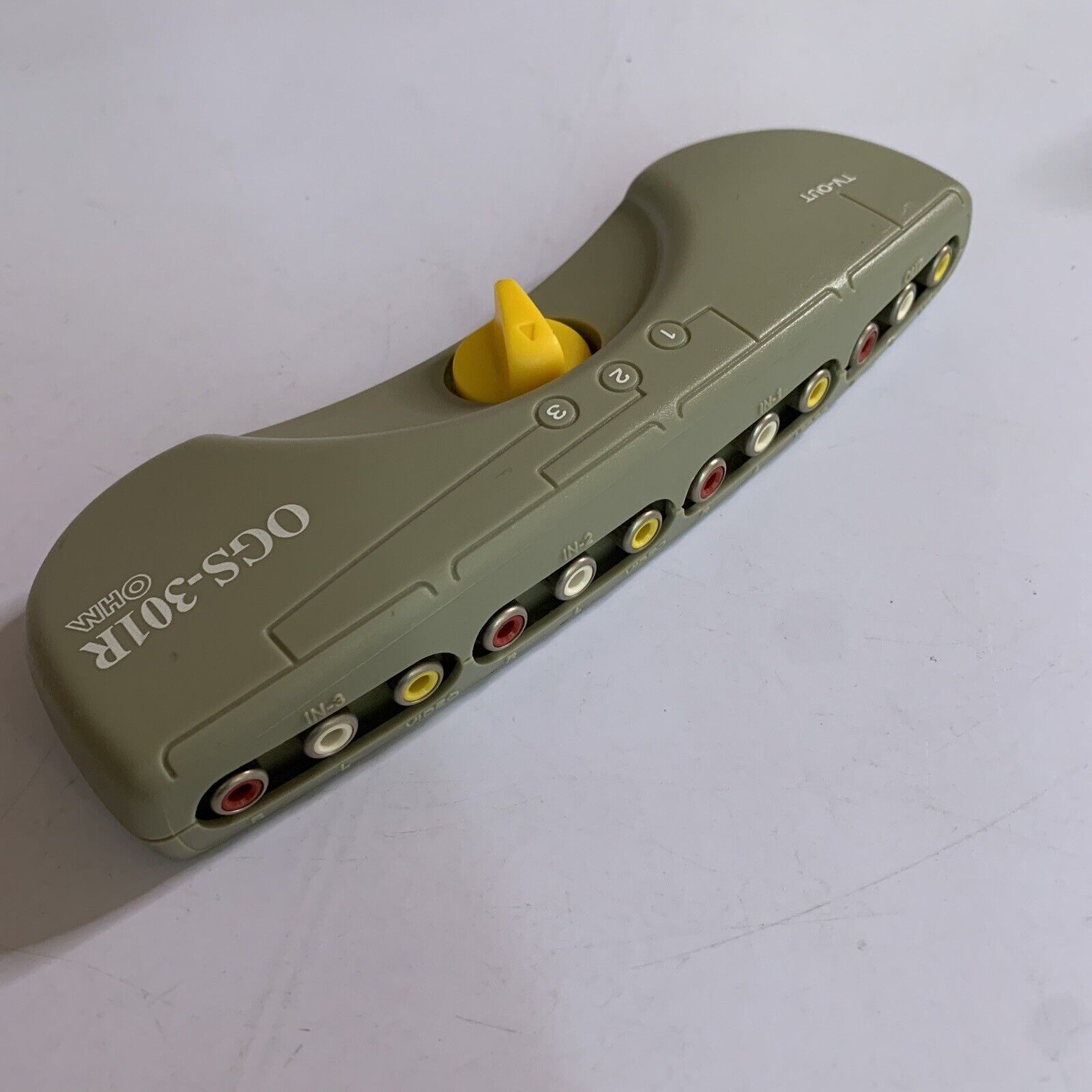 Ohm AV RCA Selector 1 to 3 Selector Switcher OGS-301R – Retro Unit